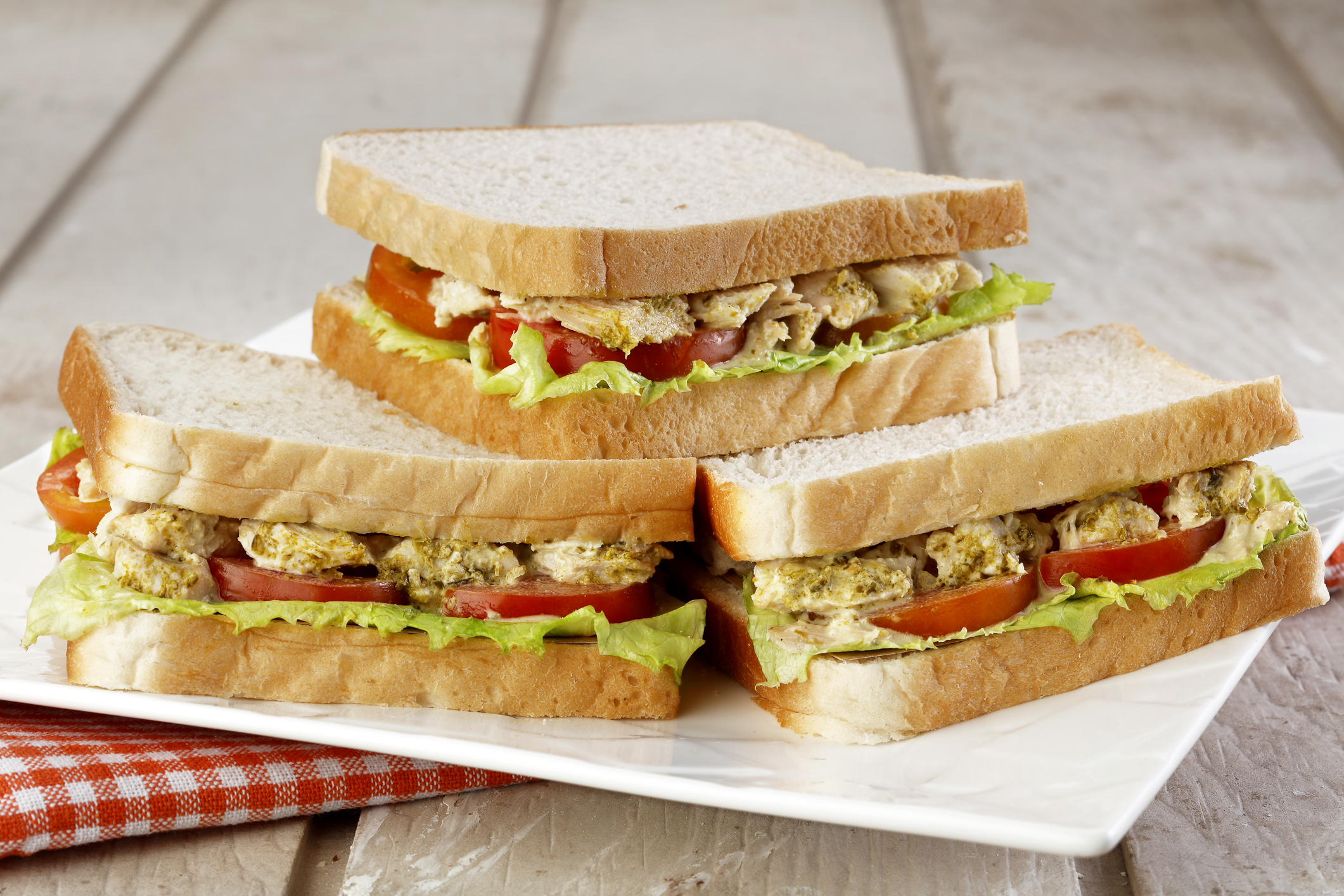 PUREFOODS CHICKEN MAYO PESTO SANDWICH
