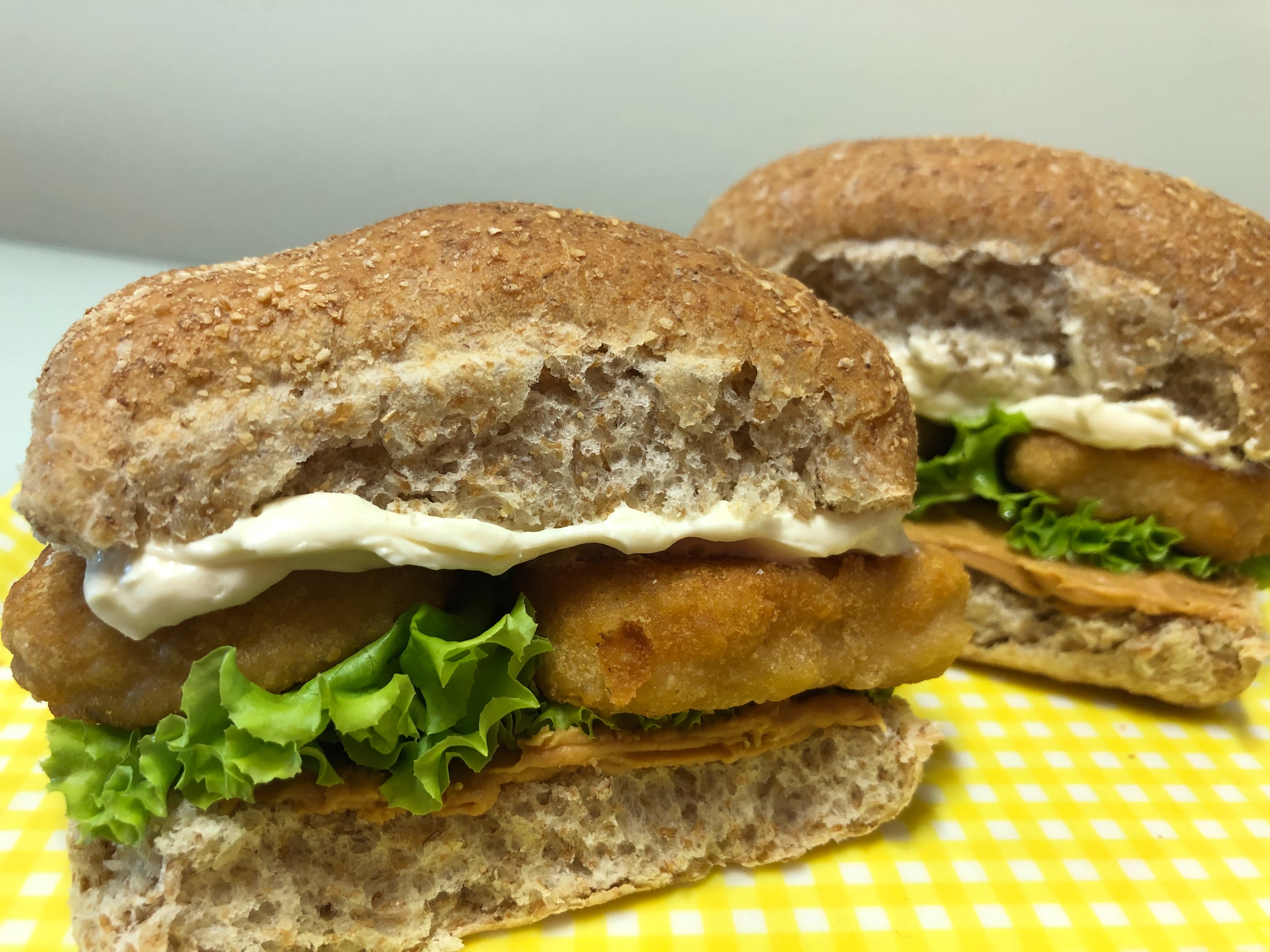 PEANUT BUTTER NUGGETS SANDWICH