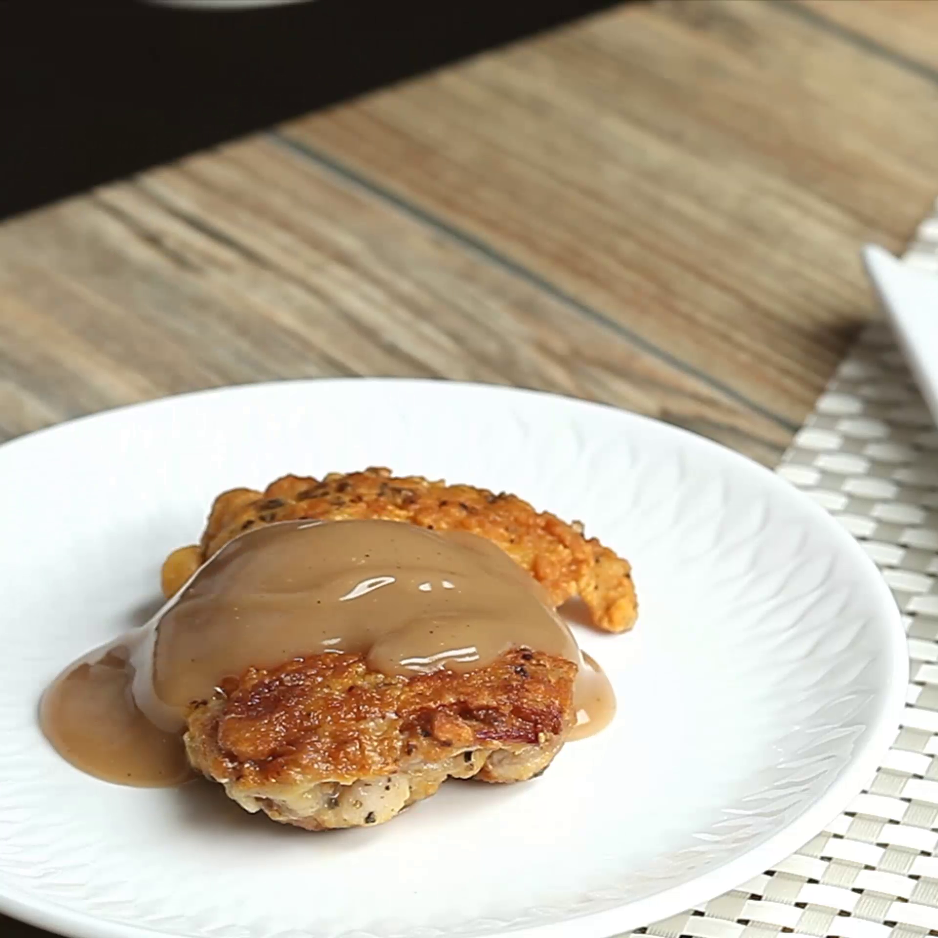 STAR CHICKEN STEAKS WITH GRAVY