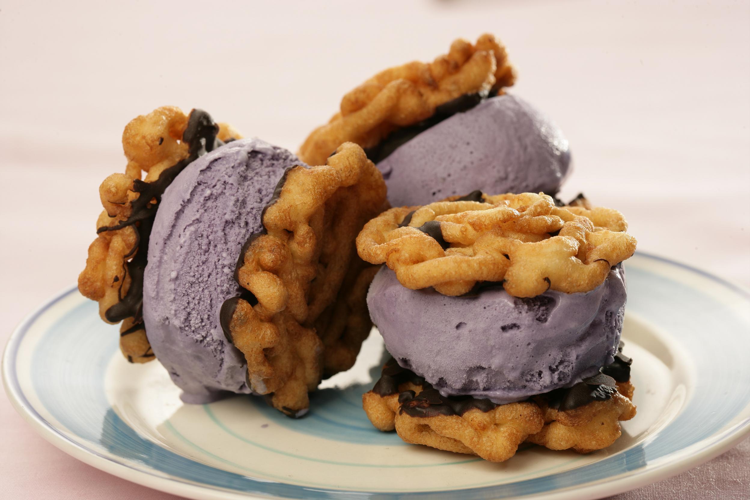 FUNNEL ICE CREAM SANDWICH