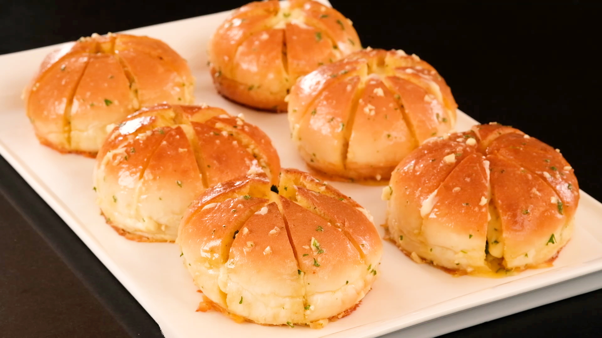 KOREAN GARLIC CREAM CHEESE BUNS (CLASSIC)