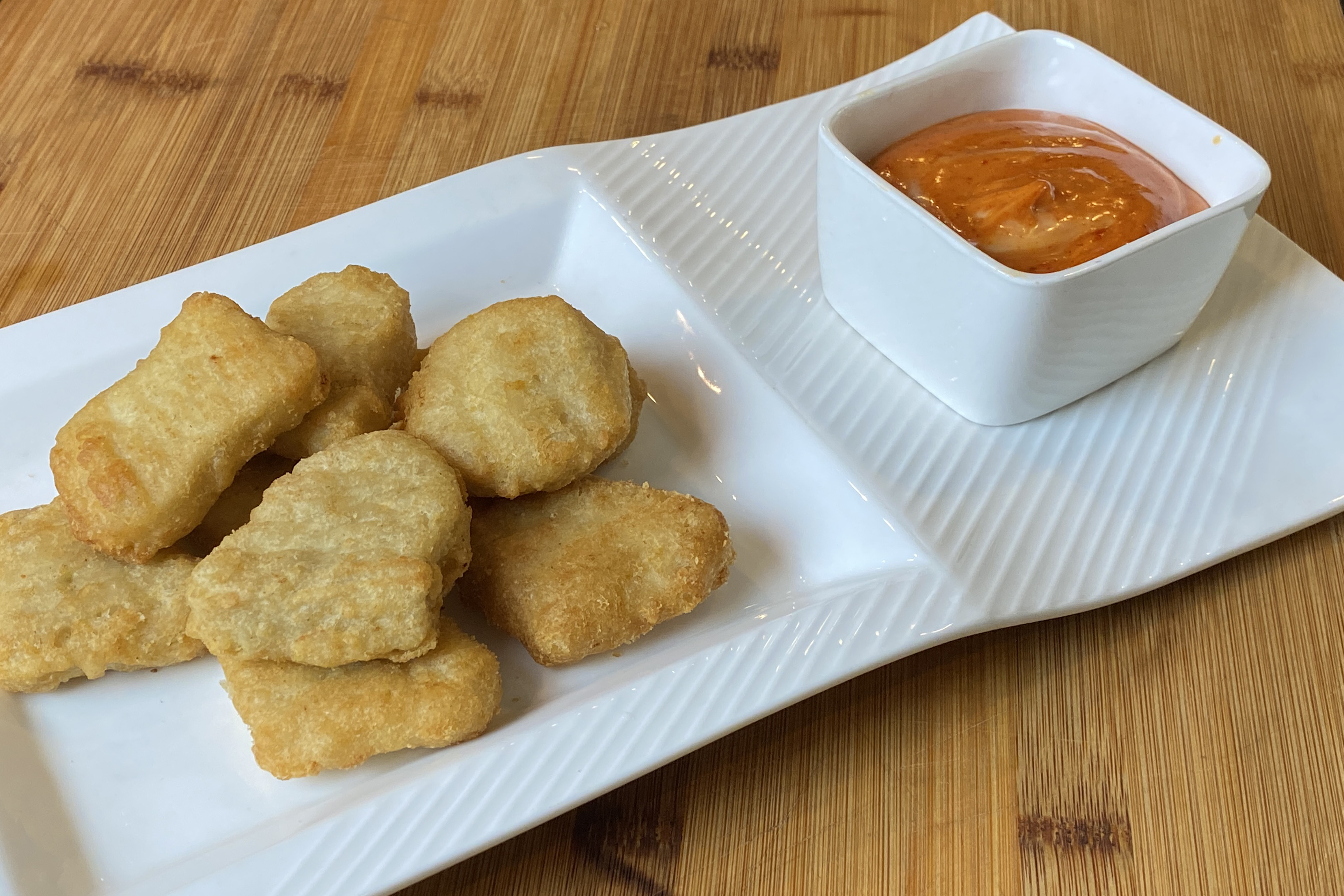 VEEGA NUGGETS WITH GOCHUJANG MAYO